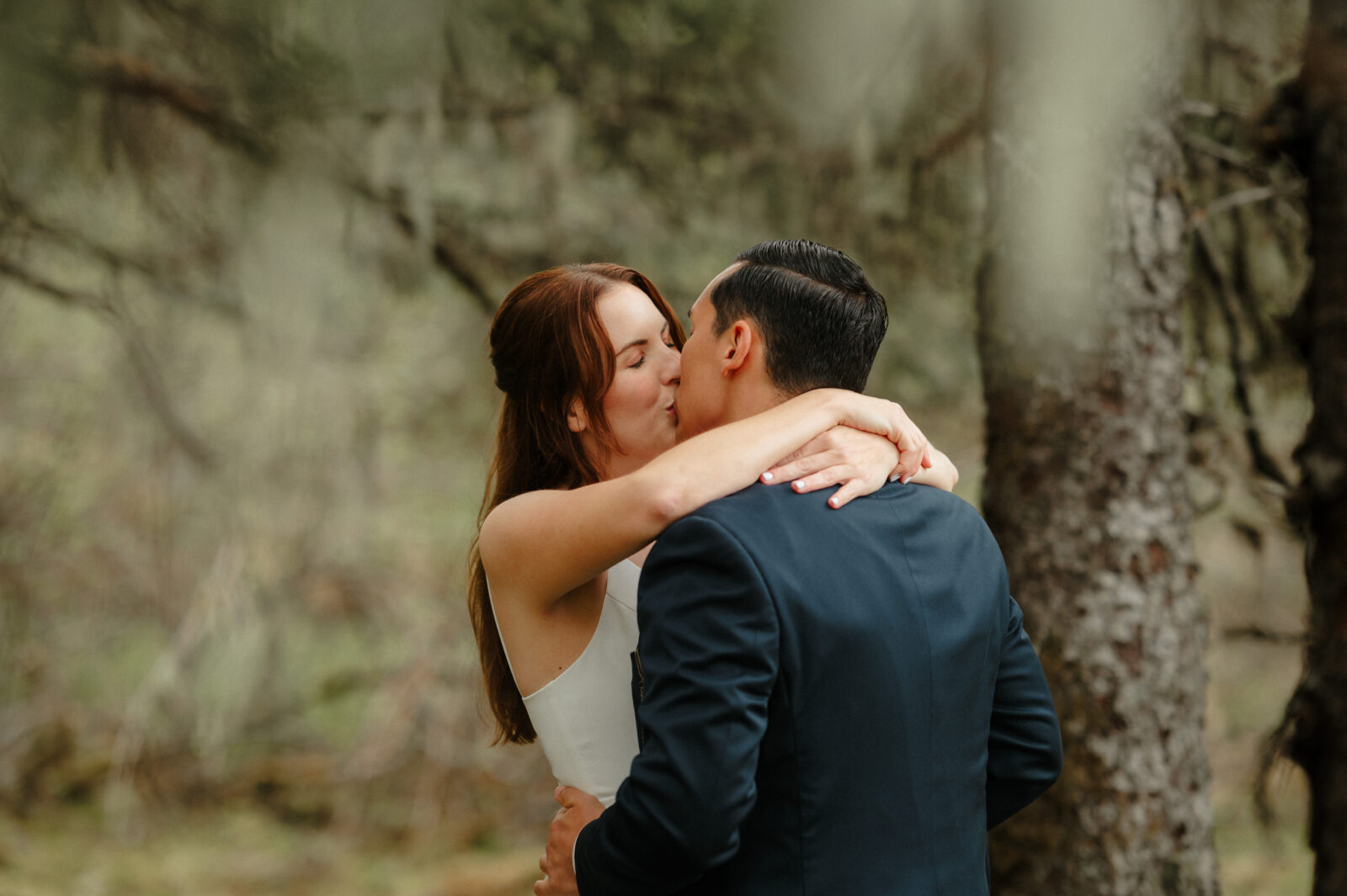 Rainy Juneau Wedding Portraits with a Rainbow - wildirisphoto.com