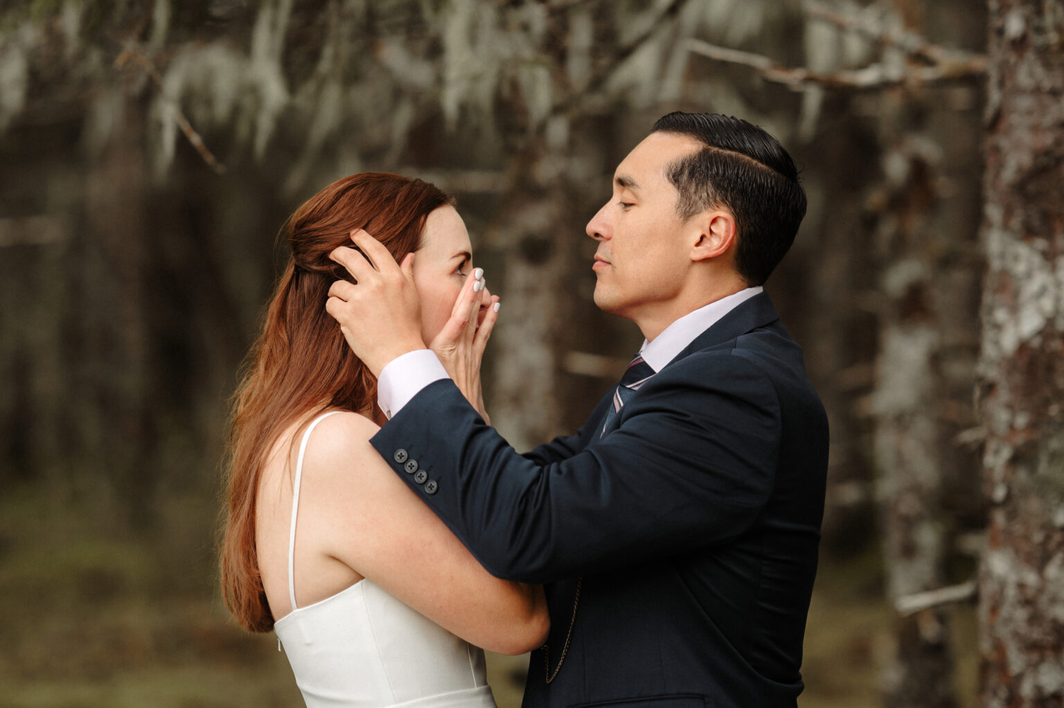 Rainy Juneau Wedding Portraits with a Rainbow - wildirisphoto.com