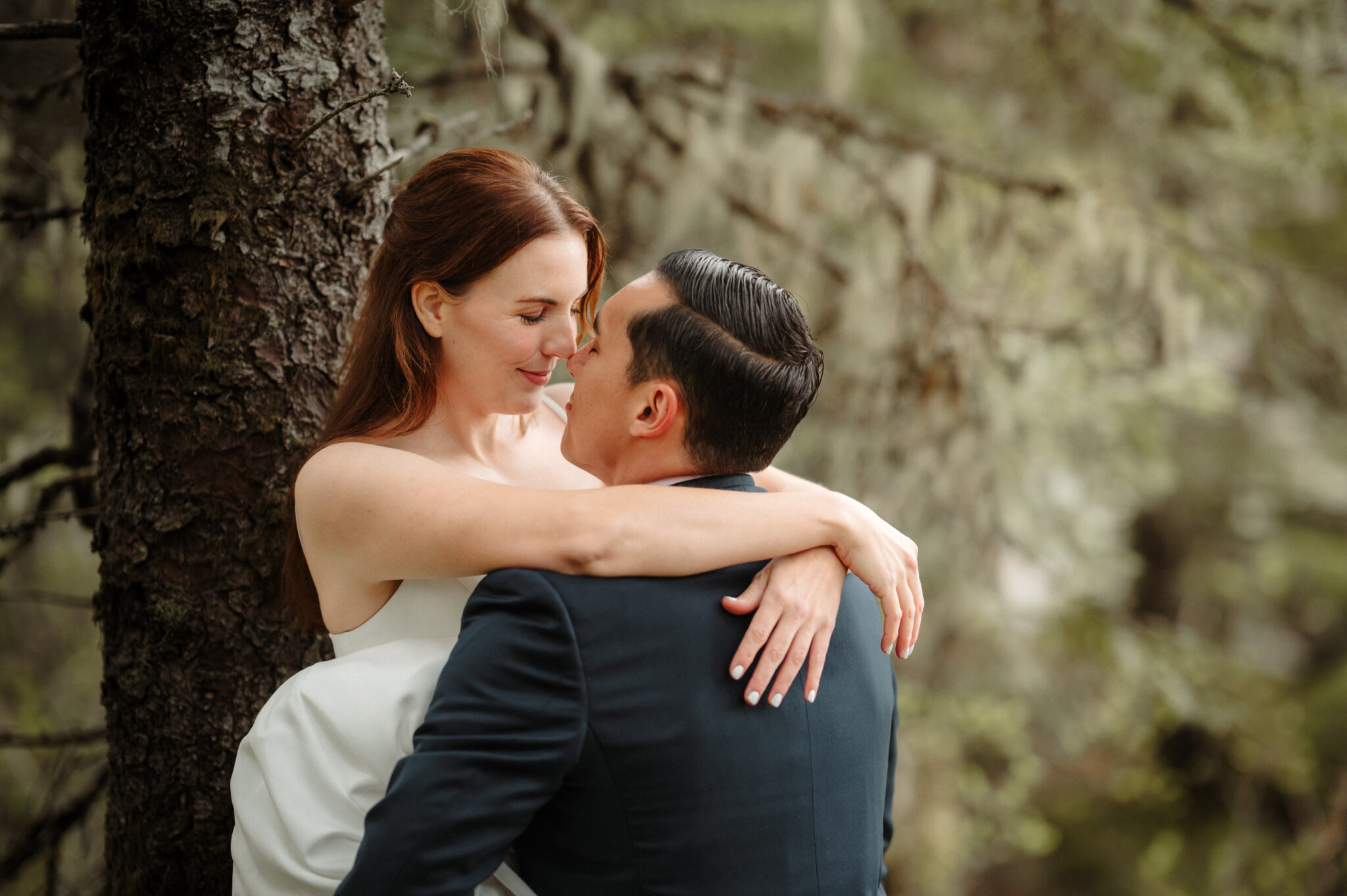 Rainy Juneau Wedding Portraits with a Rainbow - wildirisphoto.com